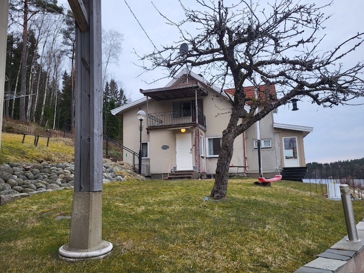 Feriehus Med Tilhørende Bryggehus Ved Vannet - Bengtsfors