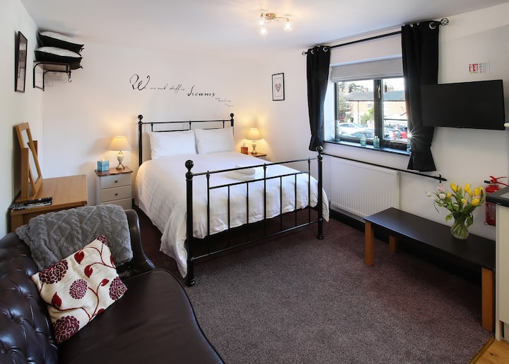 The Bard's Birthplace Suite No.2 - Stratford-upon-Avon