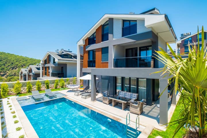 ÖLüdeniz Ovacık Bölgesinde Lüks Villa - Ovacık