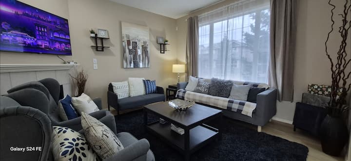 Entire Home | 2br With Ensuites | No Cleaning Fee - Calgary
