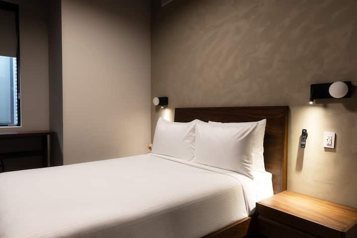 Sosuite | Accessible Queen Room W Desk - Philadelphie, PA