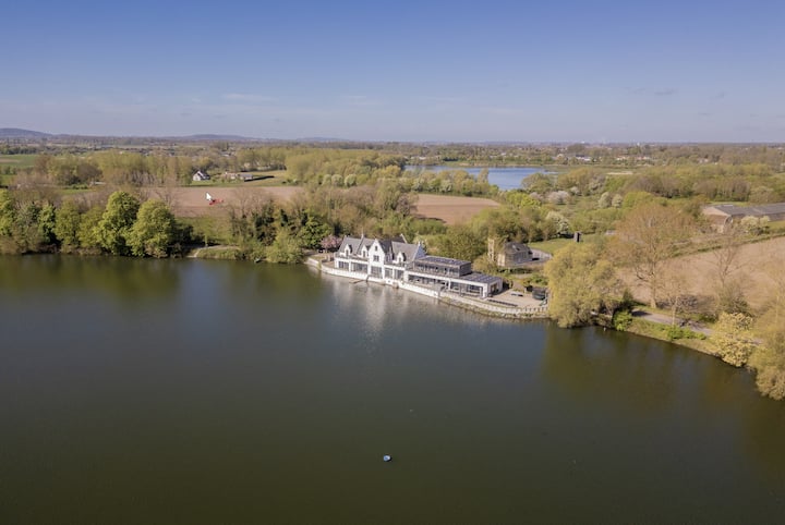 "Vijverhuis" - 32 Personen - Sauna & Jacuzzi - Ypres