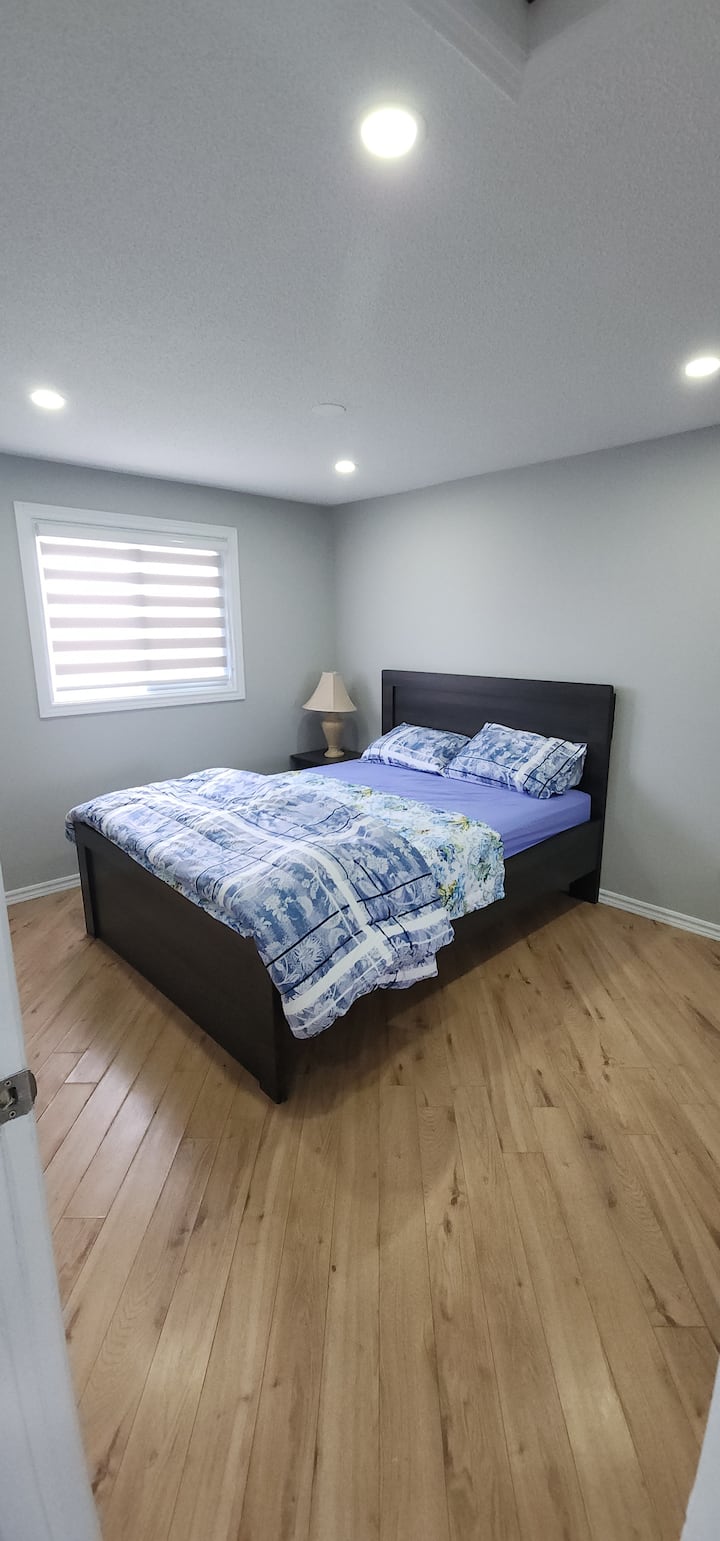 Room (2) In Detached House - Barrie