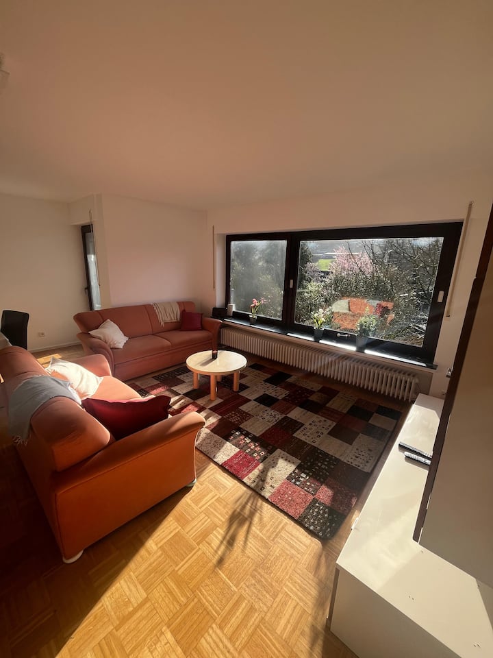 Große Wohnung Mit 3 Schlafzimmern - Bergisch Gladbach