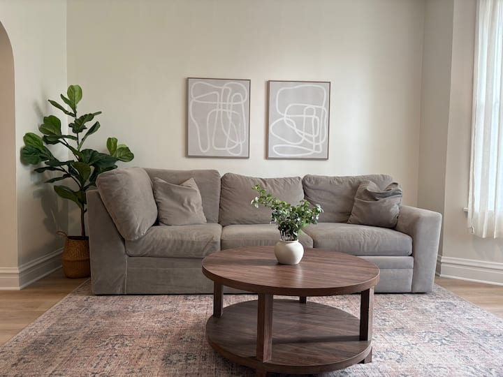 Modern 2br Irving Park Gem | Sleeps 5 - Chicago, IL