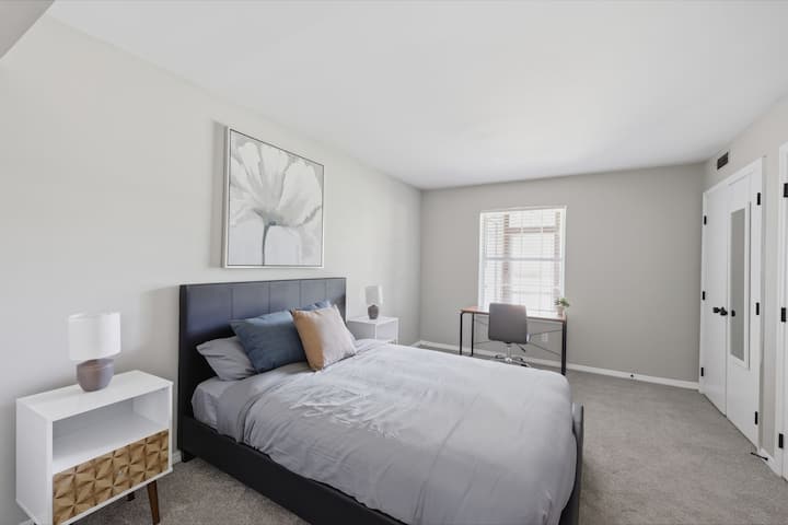 Cozy Modern Apartment At The Domain In Raleigh - Raleigh, NC
