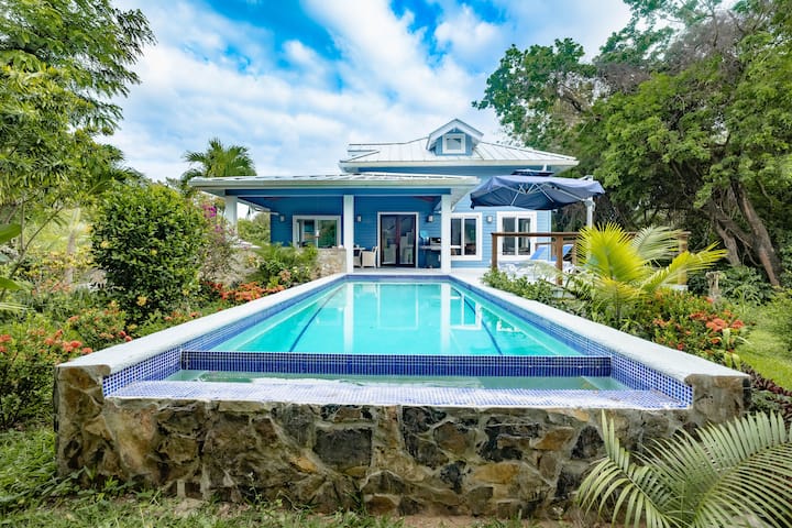 Escape Tropical Con Piscina Privada - Honduras