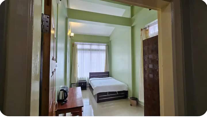 A Convinient Stay For Friends And Family - Jowai