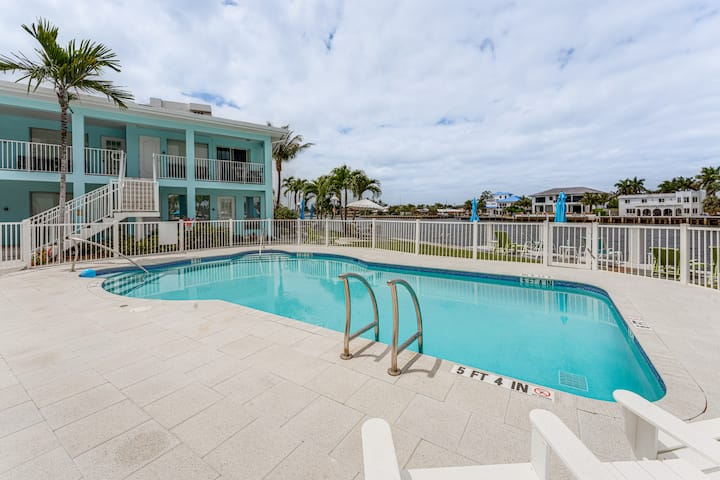 Elegant Waterfront Condo W/ Views In Pompano Beach - Pompano Beach, FL