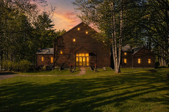 Architectural Marvel In Chatham With Pond And Art - Nassau, NY