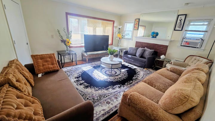 Serene 2bdrm Hempstead Base House - Freeport, NY
