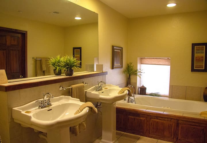 Suite Safari-6.5 Miles From Turner Falls! - Davis, OK