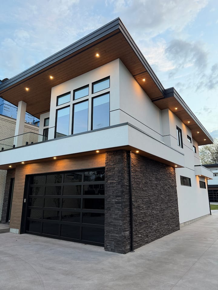 Wow Beach Guest House Steps To Sand + Views - Kelowna