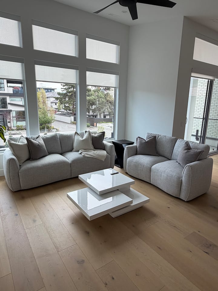 Wow Beach Guest House Steps To Sand + Views - Kelowna