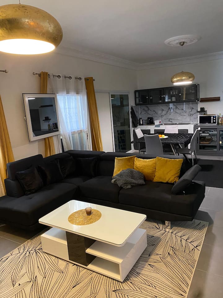 Maison Paisiblement à 800m De La Plage. - Sénégal