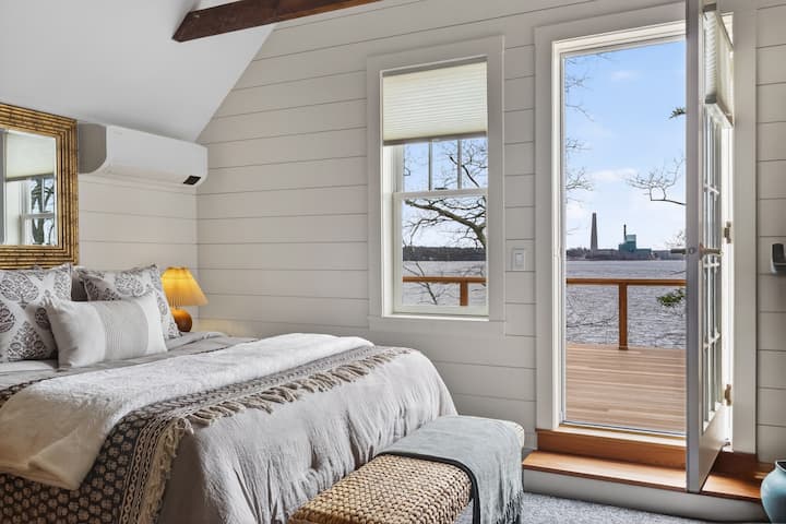 Oceanfront Cottage On Casco Bay In Yarmouth - Freeport