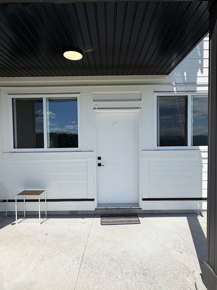 2 Bed 1 Bath Suite - Abbotsford