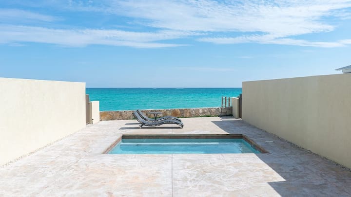 Cable Beach Townhouse - 3 Bedrooms - Nassau