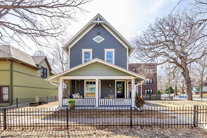 Historic & Walkable Home With A Fire Pit - Drake University, Des Moines