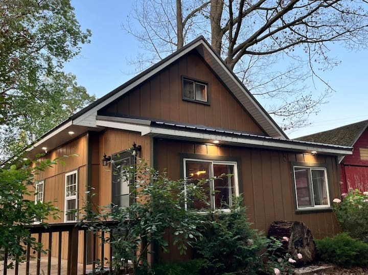 Otsego Lake Retreat - Gaylord, MI