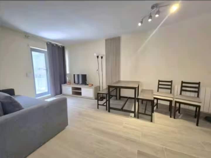 2 Bed With Terrace In Smithfield - 더블린