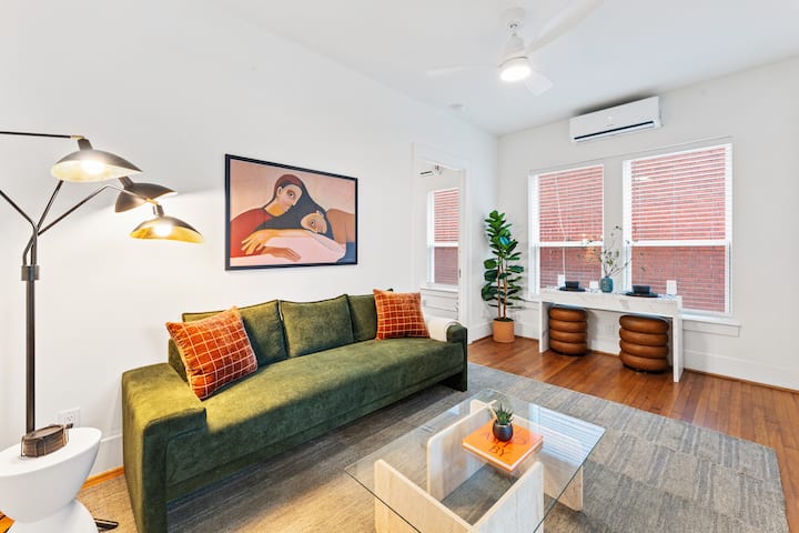 Historic Charm & Modern Comfort | 808 Sul Ross - Houston, TX