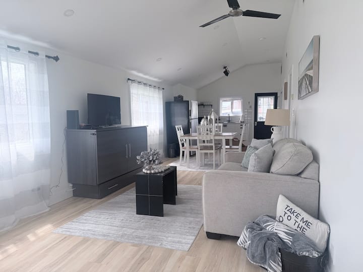 The Seacliff Escape | Beach Fun At Your Doorstep - Leamington