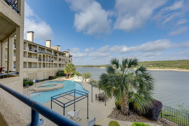 Gem W/ Stunning Lake Travis Views Overlooking Pool - Lago Vista, TX