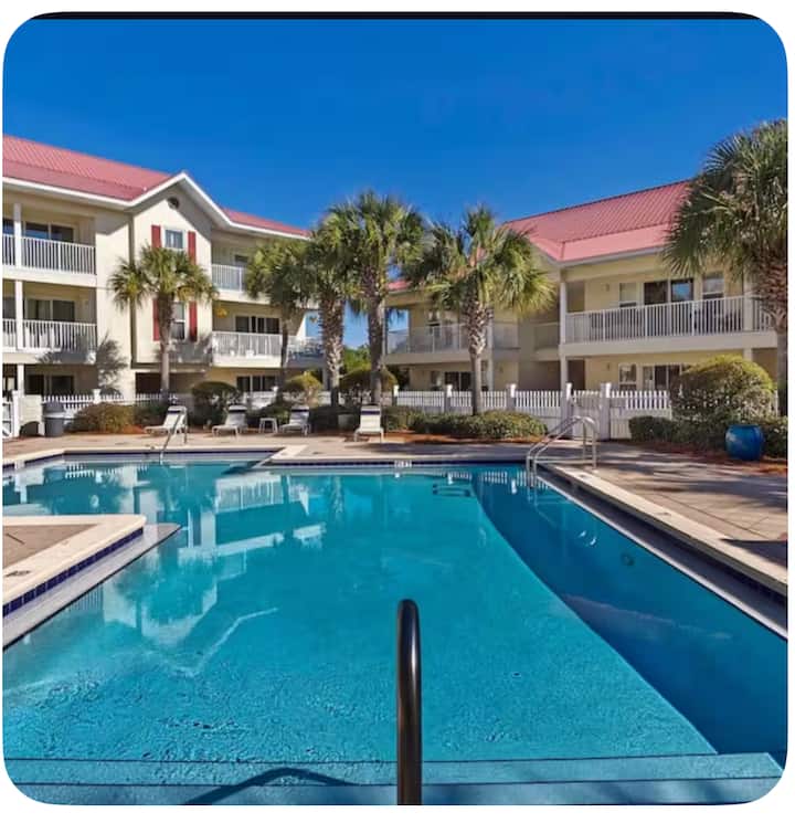 Pet Friendly /Walk To The Beach / King Bed - Watercolor, FL