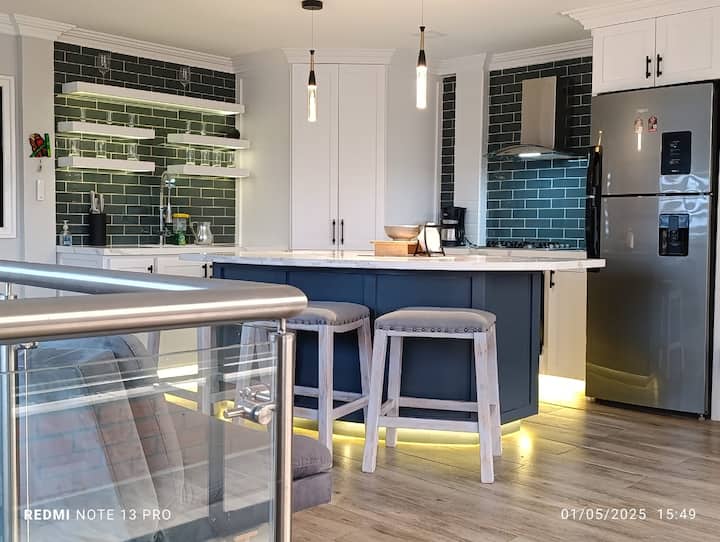 American House • Modern Panoramic Stay - Filandia