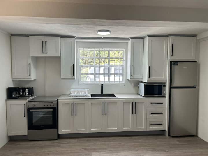 Modern 2br Retreat | Quiet Area • A/c - Grenada