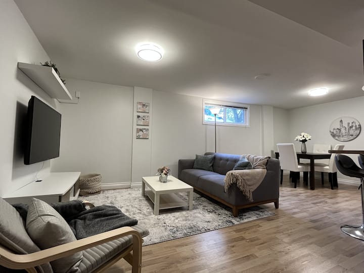 Prime West Toronto Gem! Steps To Subway Station - 256