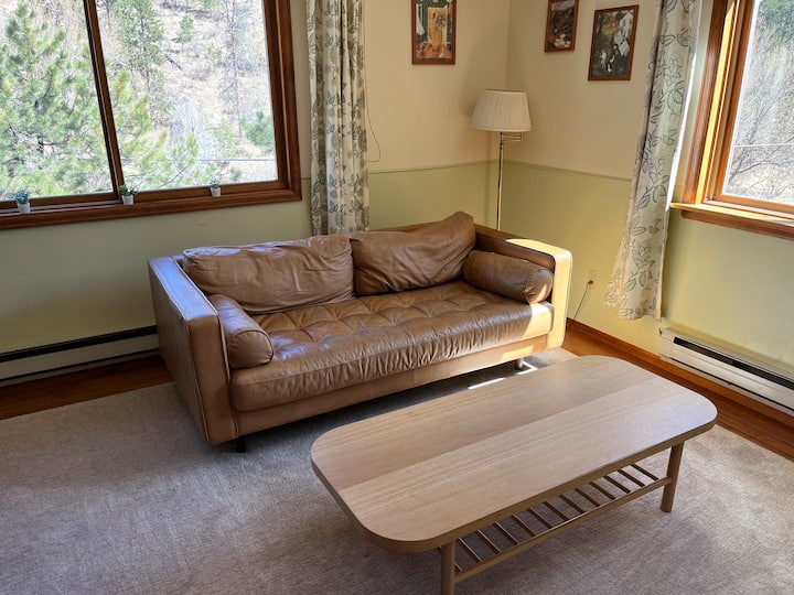 Cute & Cozy Mountain Retreat - Green Mountain Falls, CO