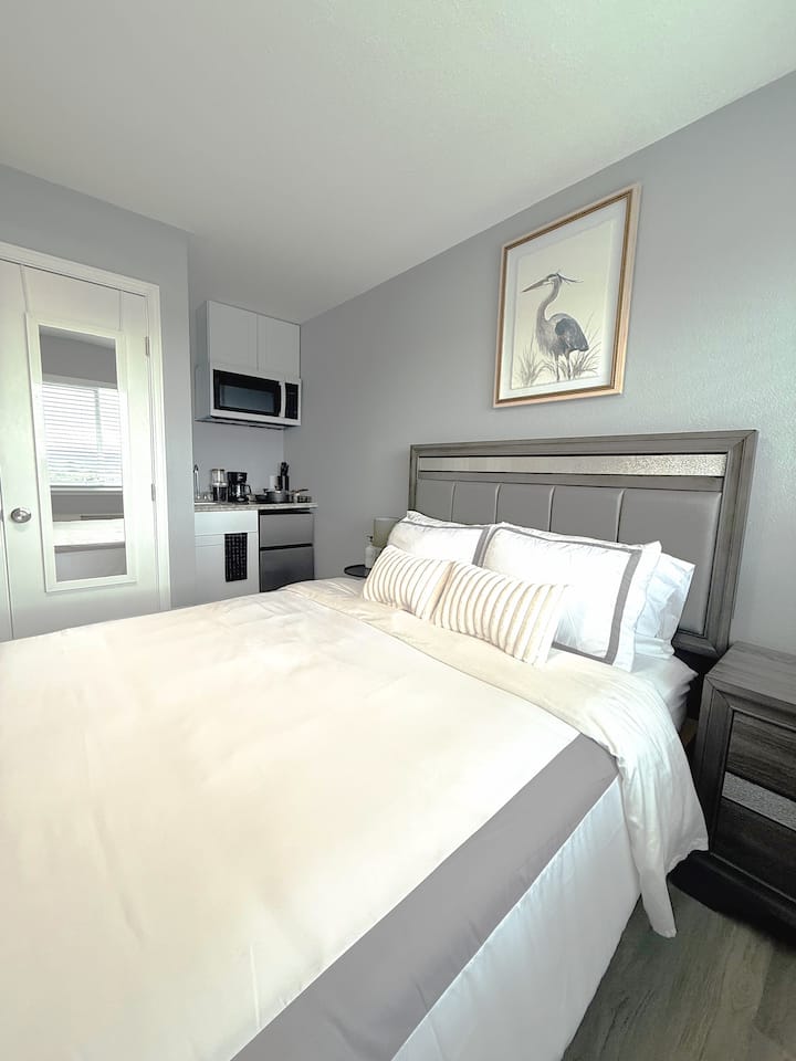 Optimized Studio Layout| Cozy | Extended Stays - San Mateo, CA