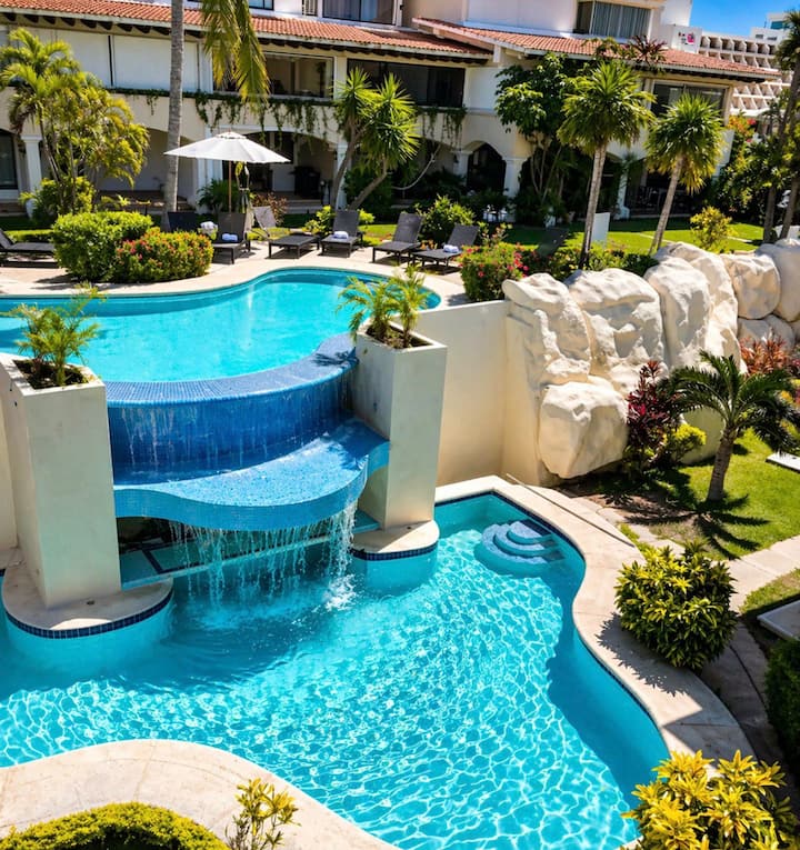Lugar Lindo Con 3 Albercas Alado De La Playa - Cancún