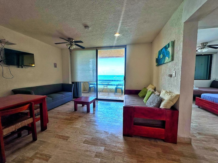 Departamento Frente Al Mar Cómodo Y Con Terraza - カンクン
