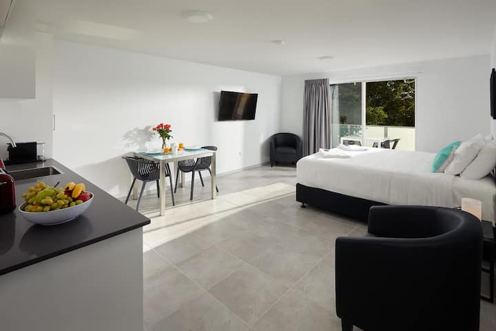 Studio Apartment With Kitchenette In East Maitland - オーストラリア ヒントン