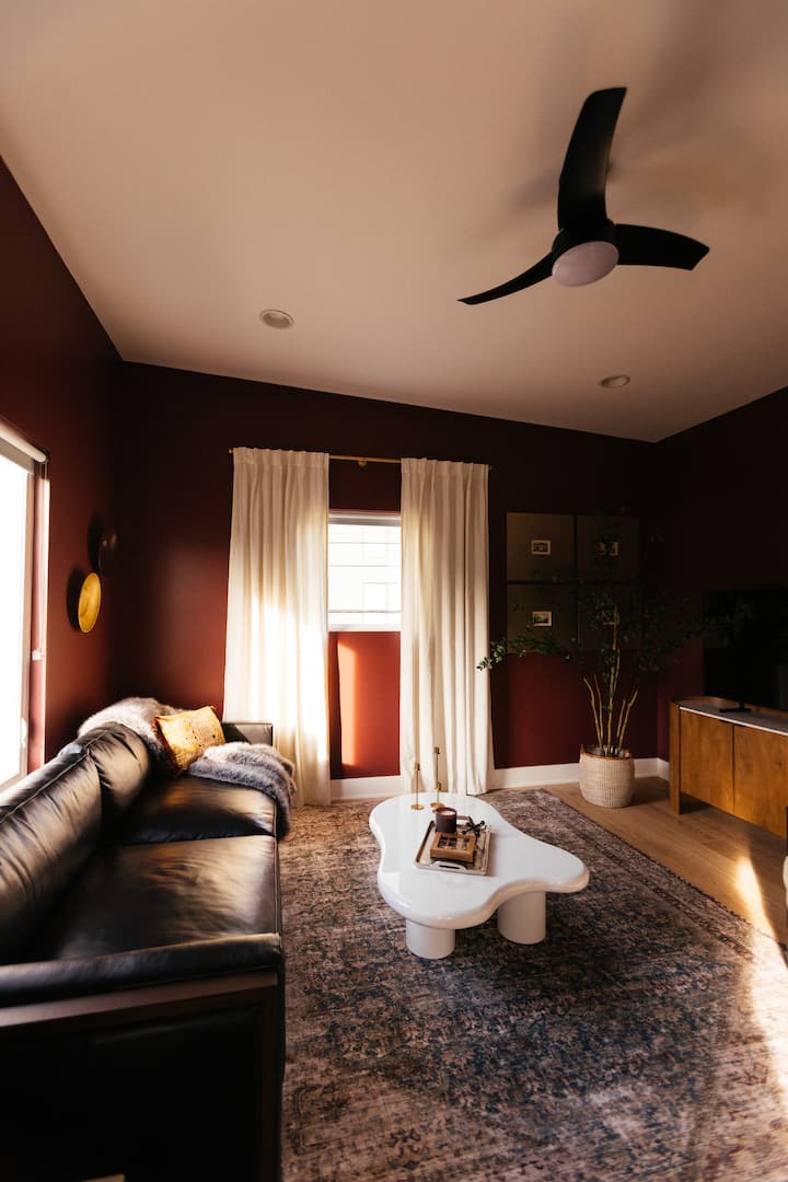 Luxurious Fountain Square Carriage House - Indianapolis, IN