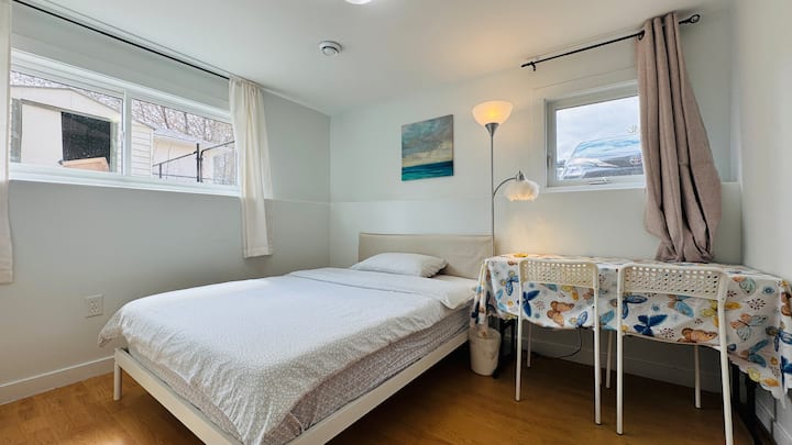 A | Private Room Near U Of S | Large Window | Bus - Canada