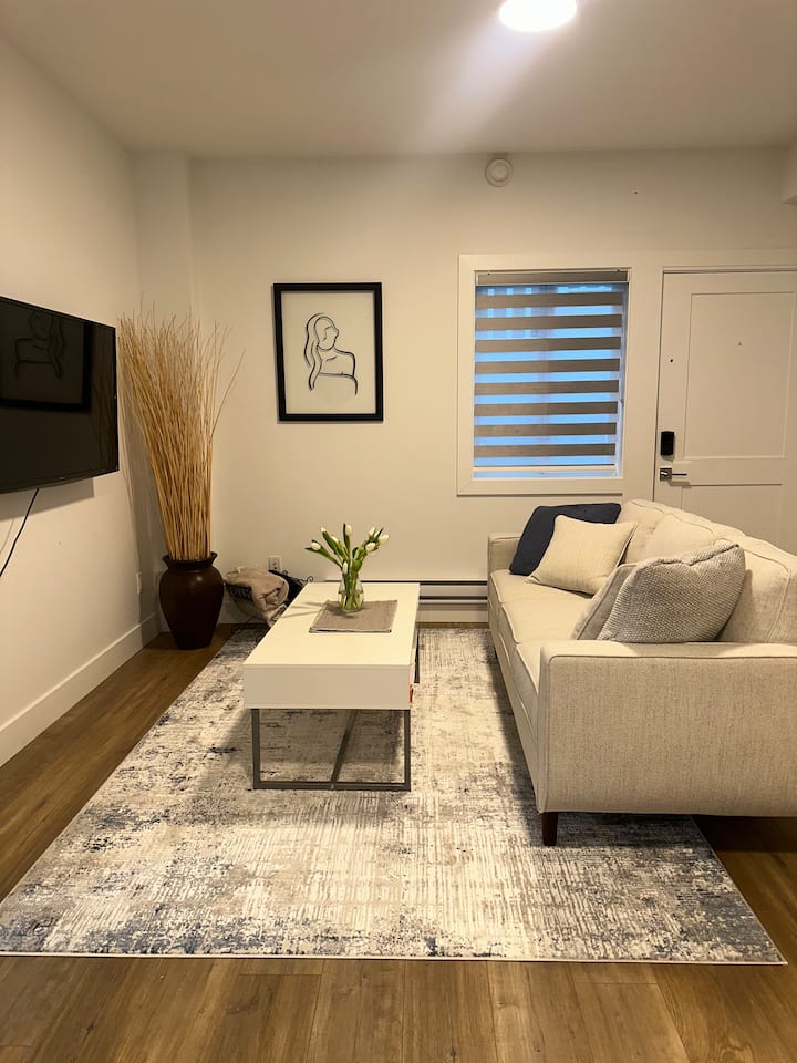 Private & Cozy 2br Suite | Near White Rock Beach - Surrey