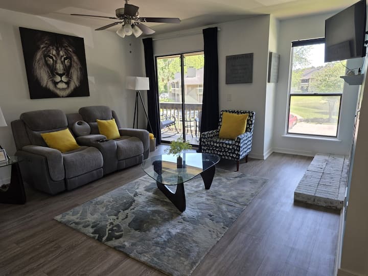 Resort-style 1br Oasis | Water, Pool, Gym & Nature - Jacksonville, FL