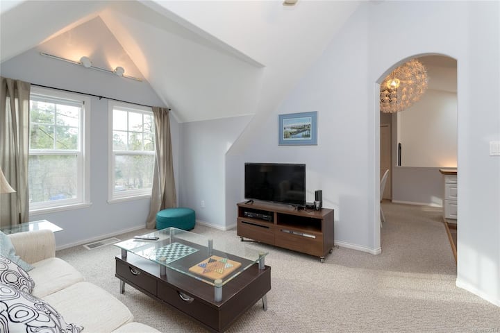 North Saanich Country House - Sidney