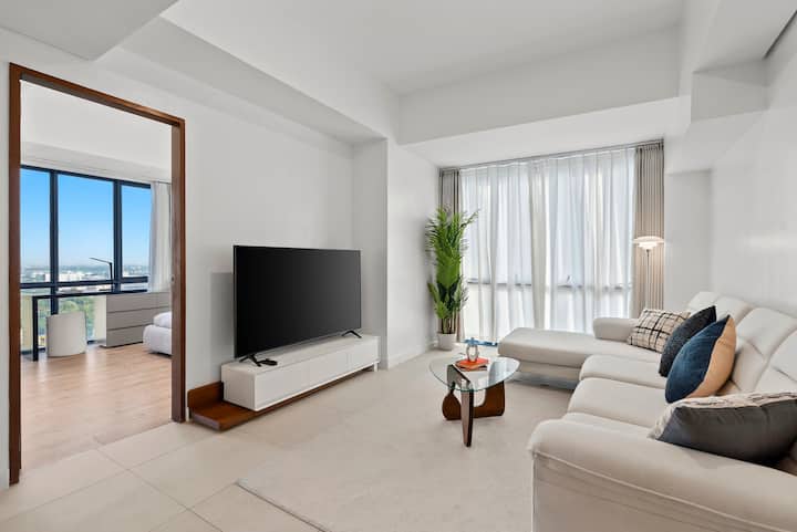Premium 1br | Inside It Park| King Size Bed | Gym - Cebu