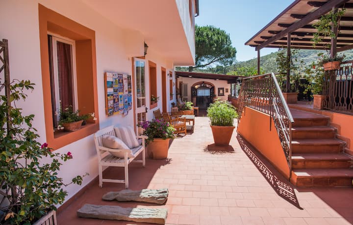 Nel Cuore Del Ferro Dell’siola D’elba - Elba