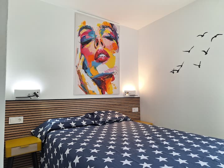 Moderno Excelente Ubicación, Todo Nuevo, C. Artes - Valencia
