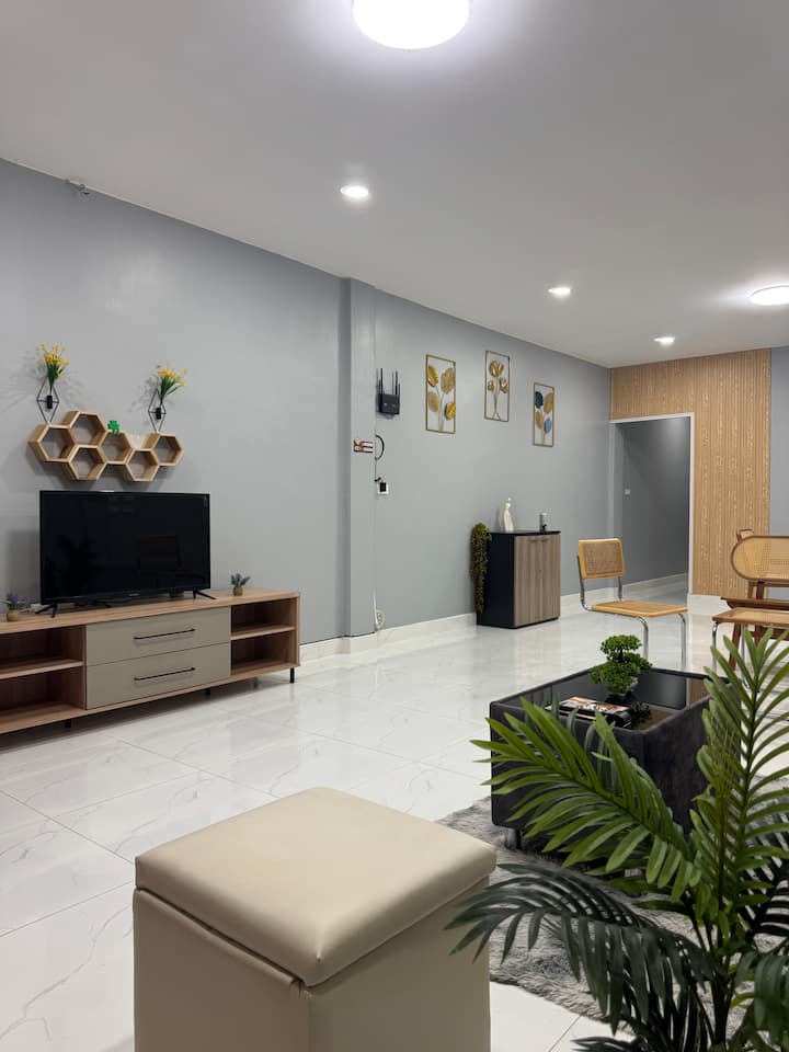 Retro Style 
By Cozy Clover House - Thailand