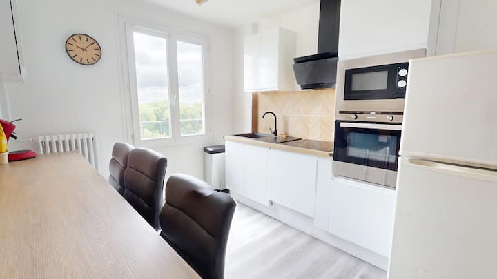 Grand Appartement Avec Parking Privatif - Hérouville-Saint-Clair