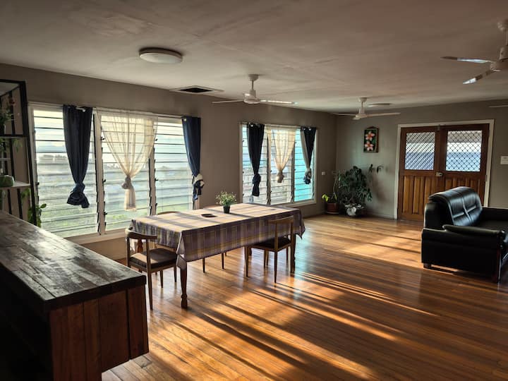 Spacious 4br Home In Lengakiki With Ocean Views - Îles Salomon