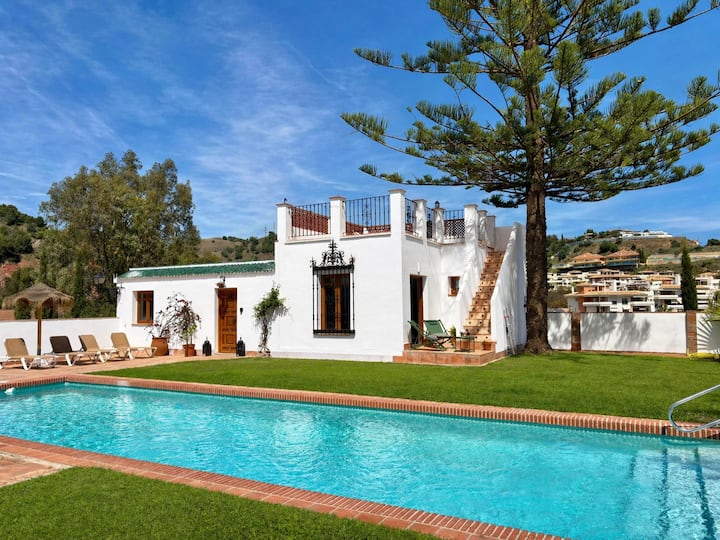 Hacienda Clavero Ten Pool Apartment - スペイン マラガ