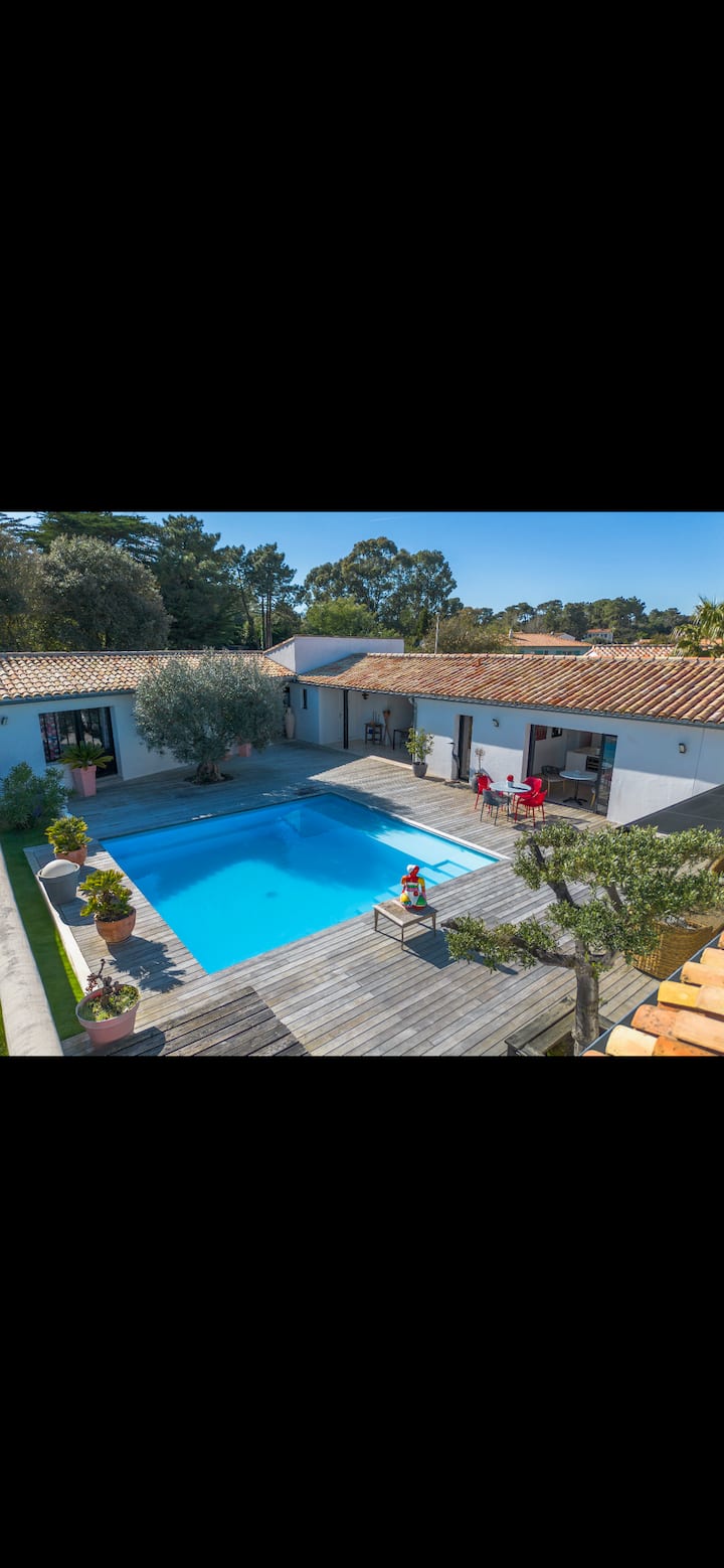Agréable Maison Pour 10 Personnes - La Flotte